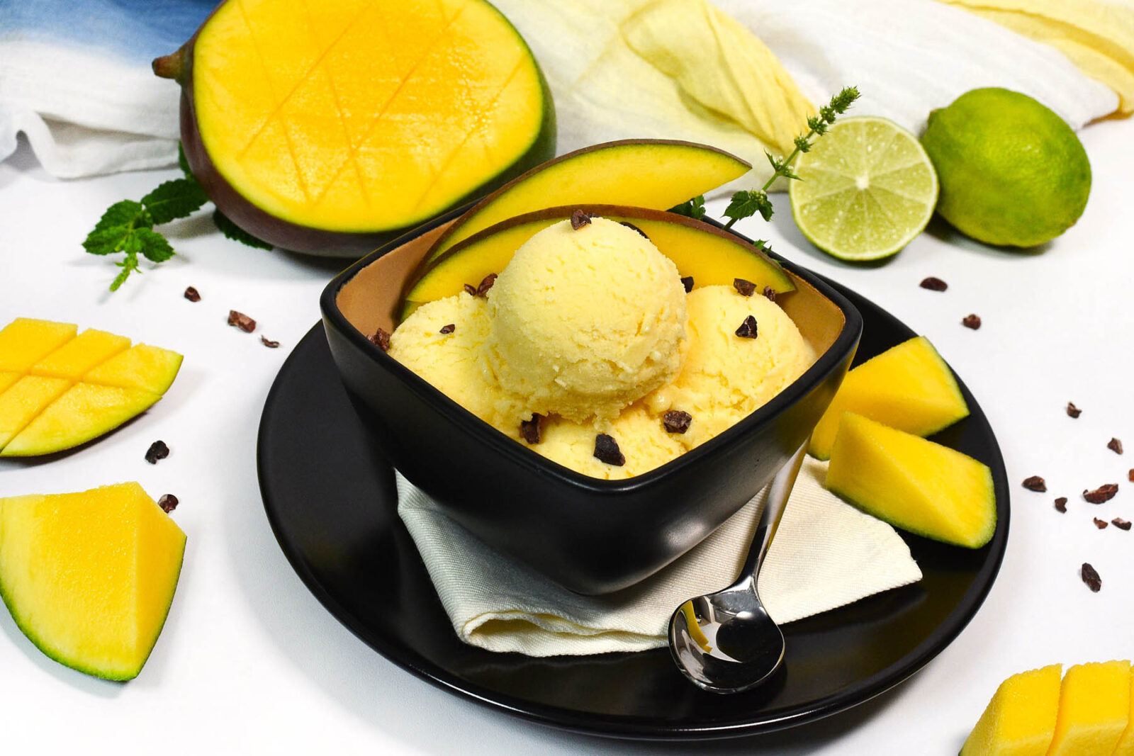 Mango-Sahne Eis - Exotische Erfrischung